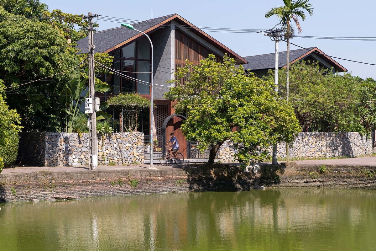 New villa in old village fuses contemporary and traditional | Read to lead