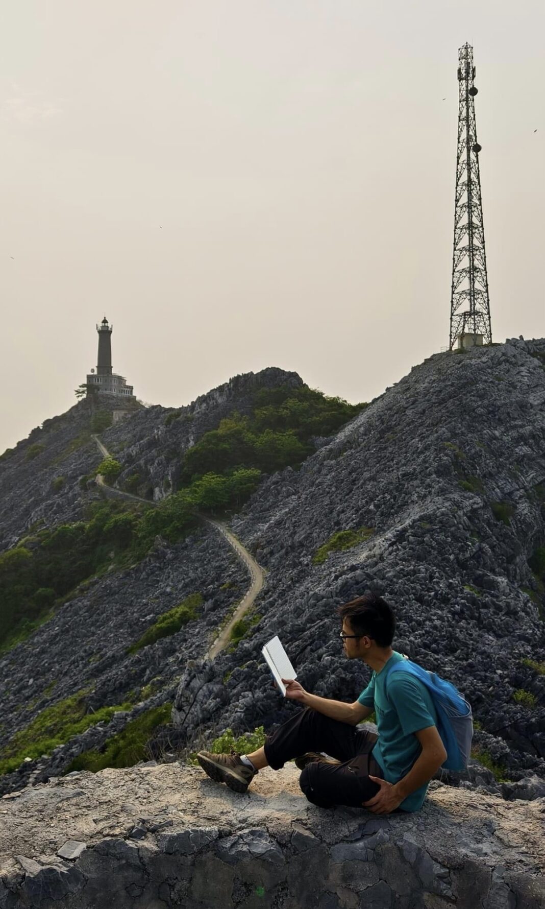 Long Chau lighthouse: a 100-year-old beacon | Read to lead