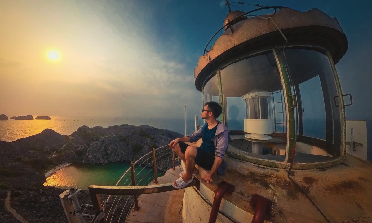 Long Chau lighthouse: a 100-year-old beacon | Read to lead