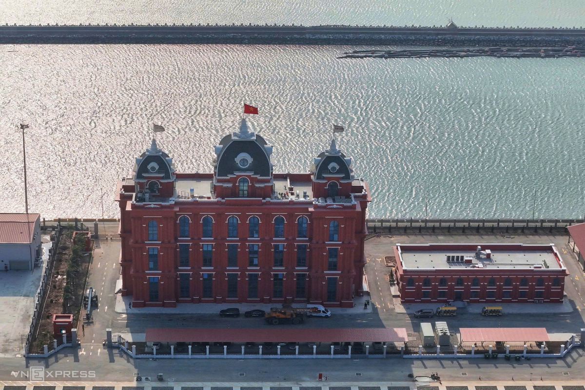 The largest deep-sea port complex in the north | Read to lead